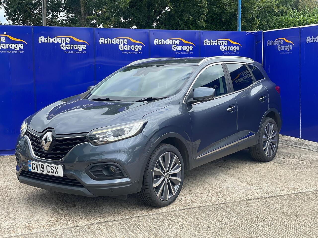 Used 2019 Renault Kadjar 1.3 TCe Iconic SUV 5dr Petrol Manual Euro 6 (s ...