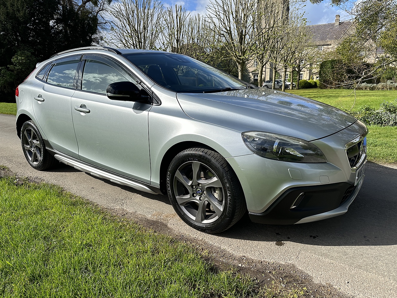 Used 2013 Volvo V40 T5 Cross Country Pro Awd For Sale in Avon (U555844) | Swan Motor Company