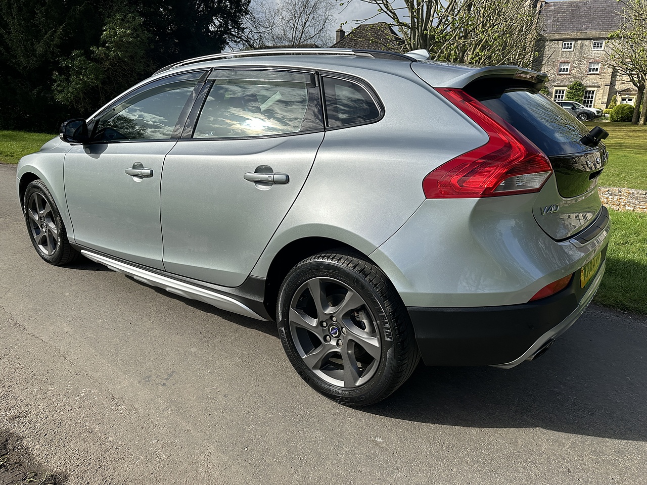 Used 2013 Volvo V40 T5 Cross Country Pro Awd For Sale in Avon (U555844 ...