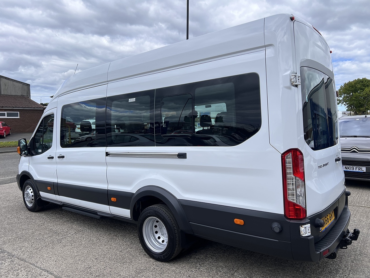 Used 2017 Ford Transit 2.2 TDCi [125] 460 Trend HDT [EU6] XLWB Bus L4 ...