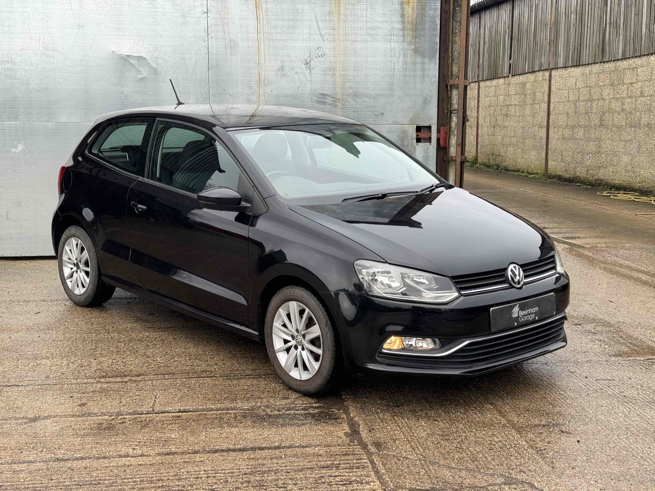 Used 2015 Volkswagen Polo TSI BlueMotion Tech SE For Sale in Berkshire ...