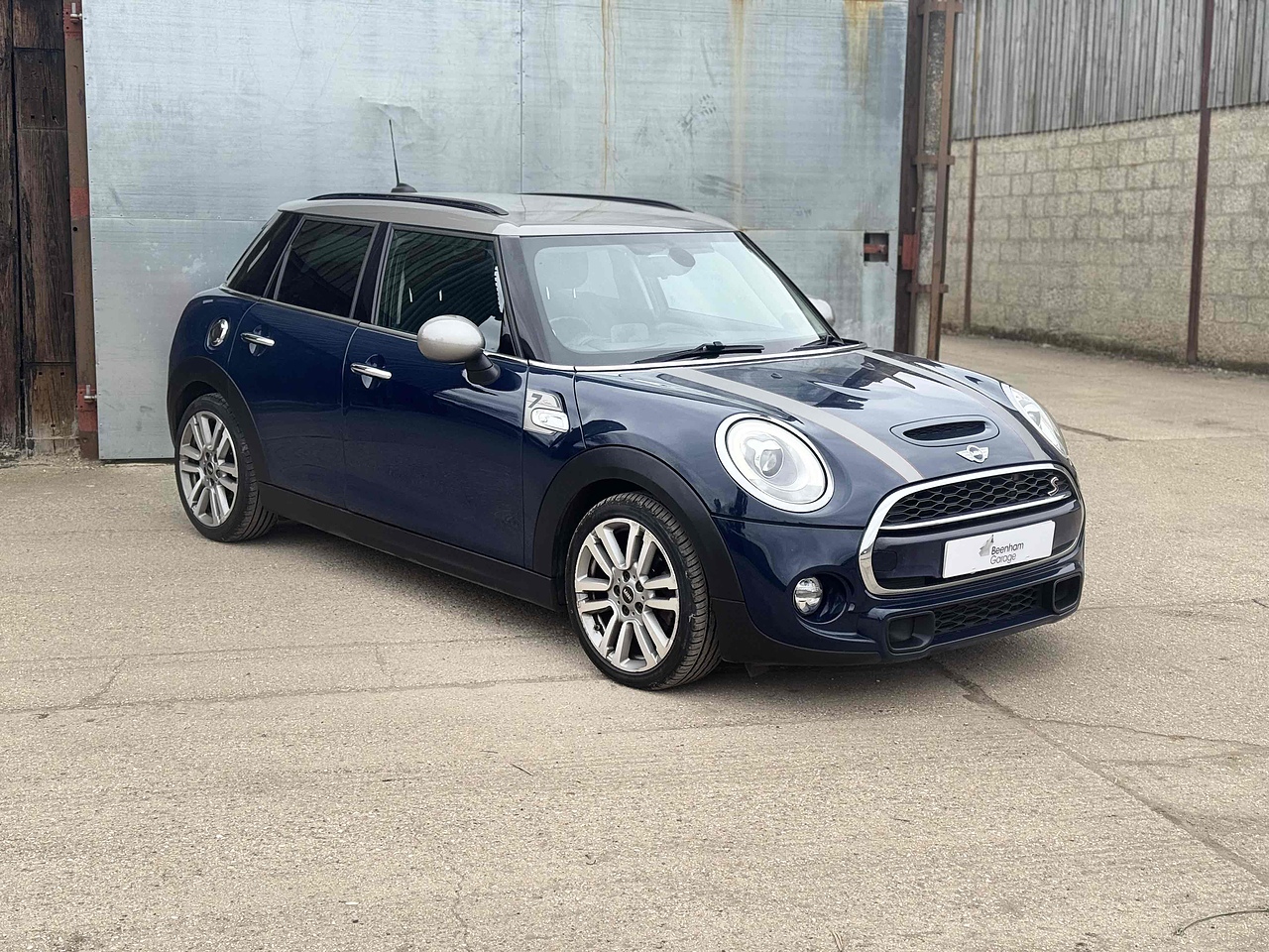 Used 2016 MINI Hatch Cooper S Seven For Sale in Berkshire (U2799 ...