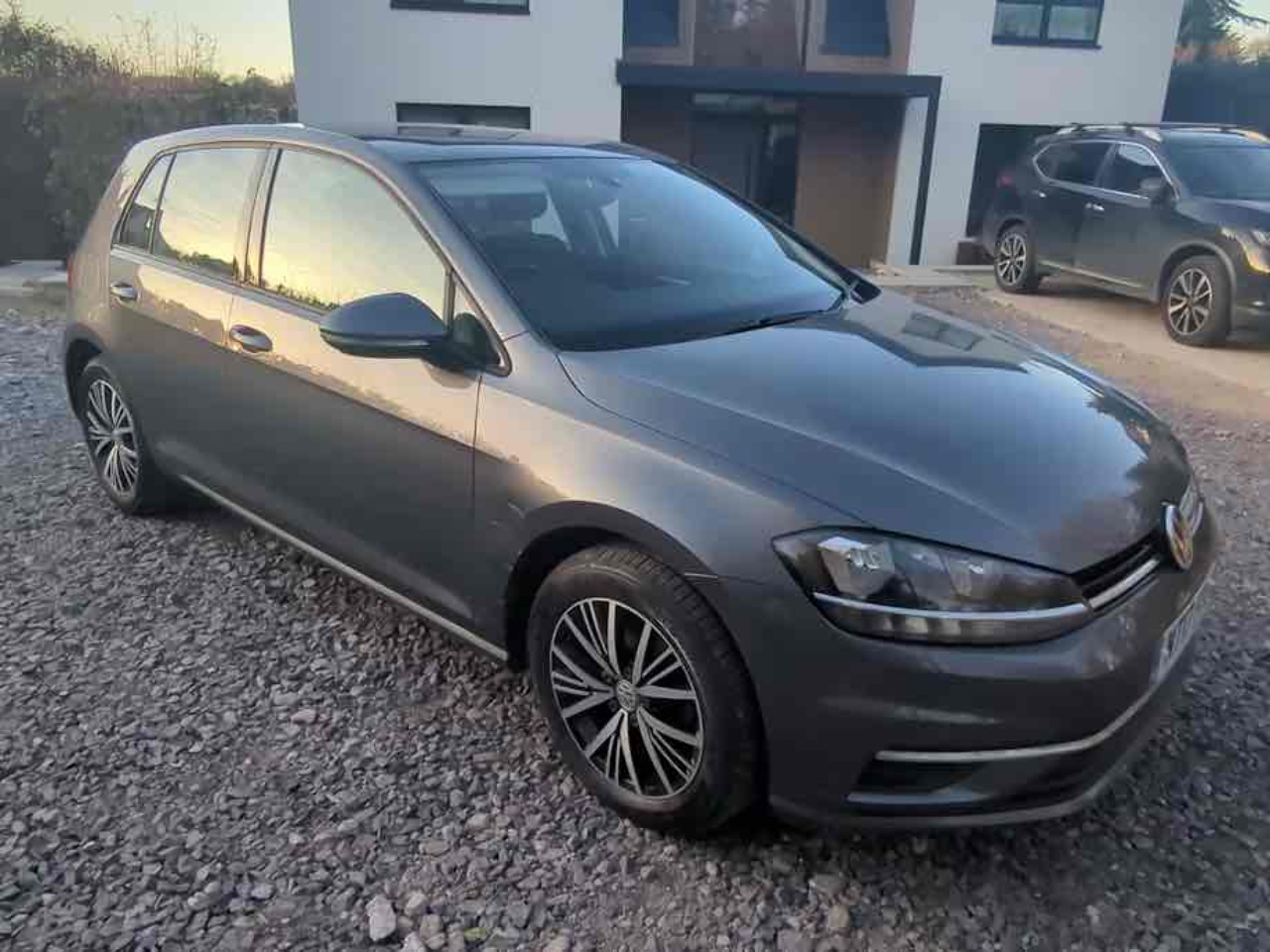 Used 2017 Volkswagen Golf TSI BlueMotion Tech SE Nav For Sale in Berkshire (U2813) | Beenham ...