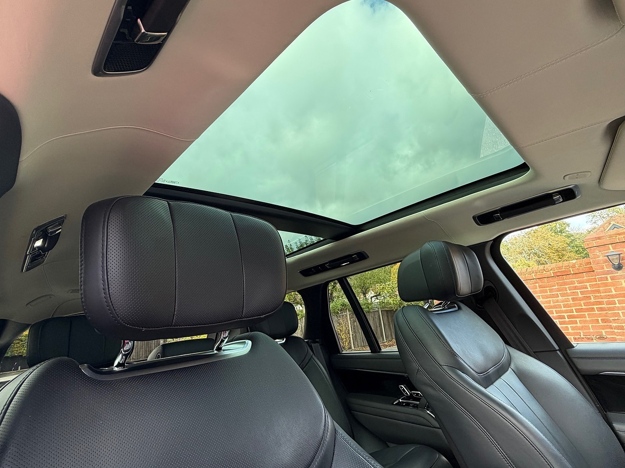 Used 2022 Land Rover Range Rover D350 MHEV Autobiography For Sale ...