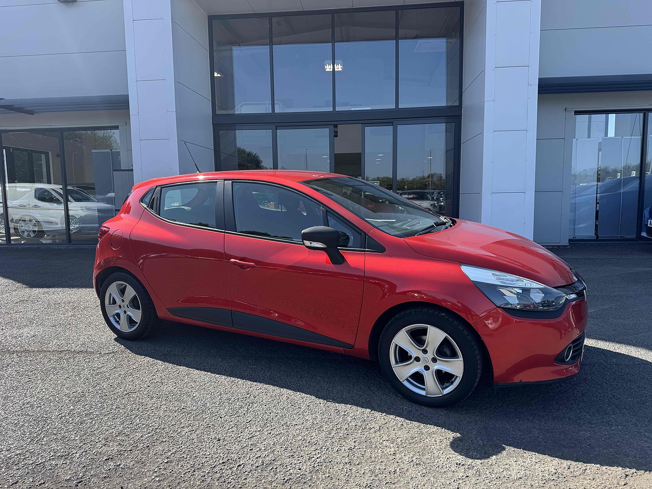 Used 2016 Renault Clio Play For Sale (U123472089) | Premier Car Supermarket