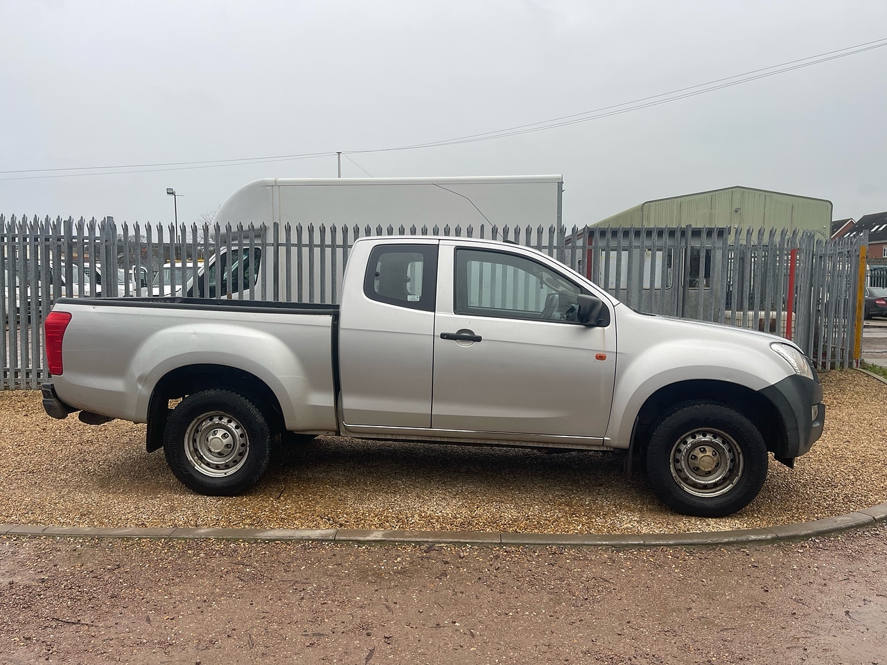 Used 2016 Isuzu D-Max TD 2.5 4X4 PICKUP TRUCK - SILVER For Sale in ...