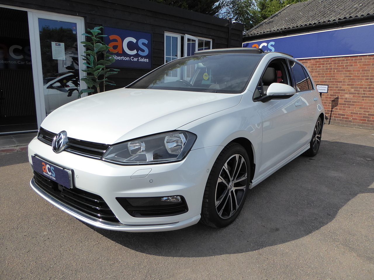 Used 2015 Volkswagen Golf TSI BlueMotion Tech R-Line For Sale in Essex ...