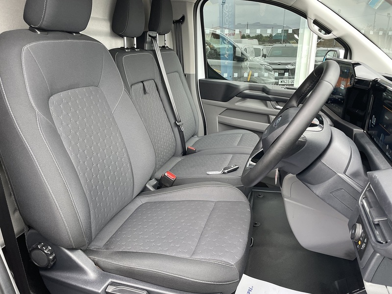 2025 2025 FORD TRANSIT CUSTOM 2.0 320 EcoBlue Limited Panel Van 5dr ...