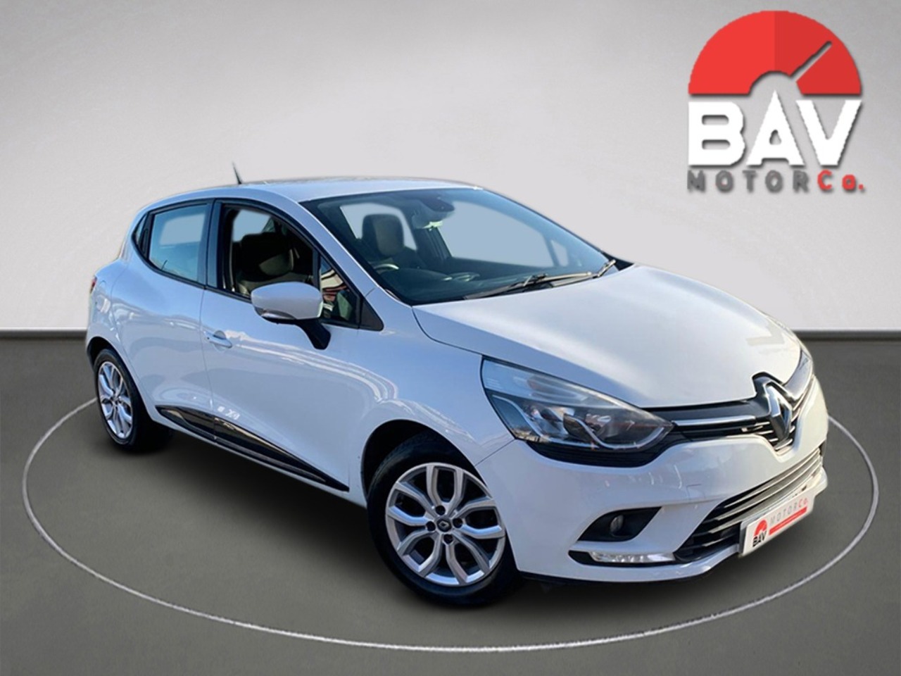 Used 2017 Renault 1.2 16V Dynamique Nav Hatchback 5dr Petrol Manual ...