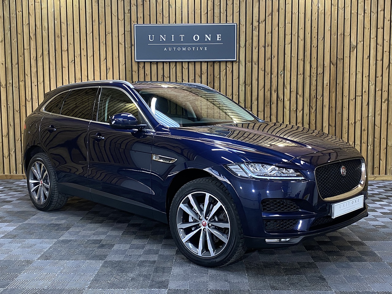 Used 2018 Jaguar F-PACE P250i Portfolio For Sale in West Sussex (U2331 ...