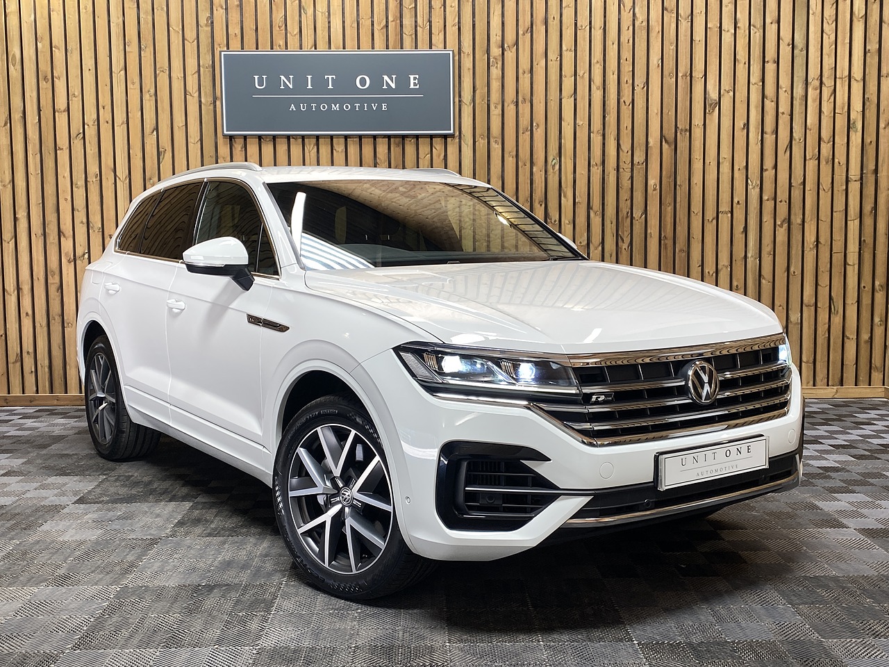 Used 2019 Volkswagen Touareg TSI V6 R-Line For Sale in West Sussex ...
