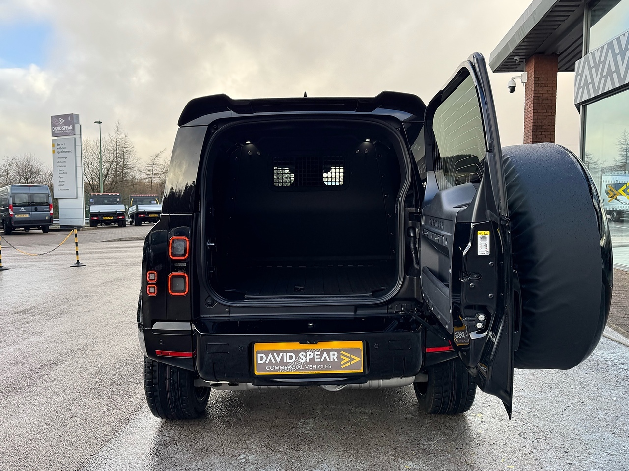 New 2025 Land Rover Defender 90 250ps 90 Hard Top S 4WD Euro 6 with 22 ...