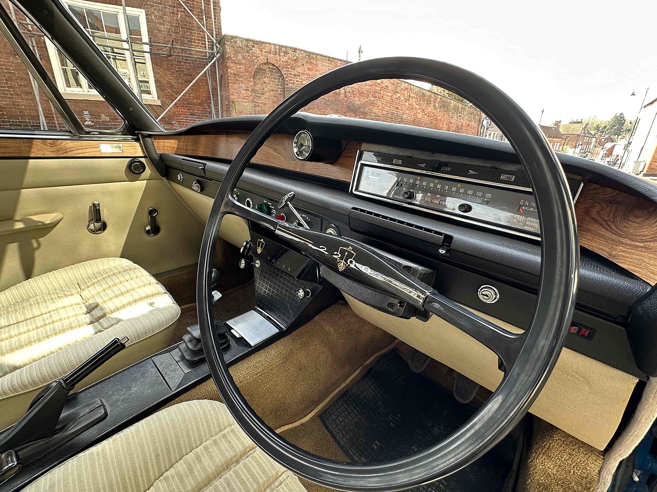Used 1975 Rover P6 2200SC For Sale in Newark (U330) | Classicwise Ltd