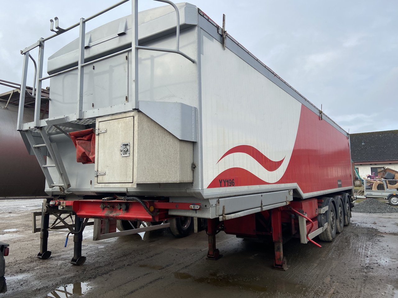 Used 2015 Pride Bulk Blower 5 Compartment Tipping Trailer For Sale in ...