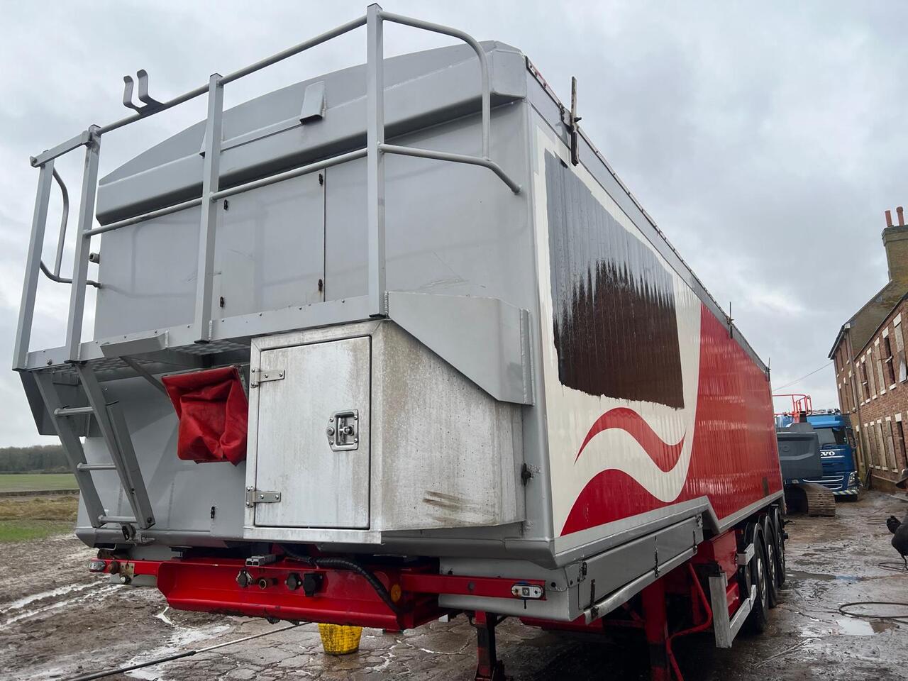Used 2012 Priden Engineering 5 Compartment Bulk Blower Tipper For Sale ...