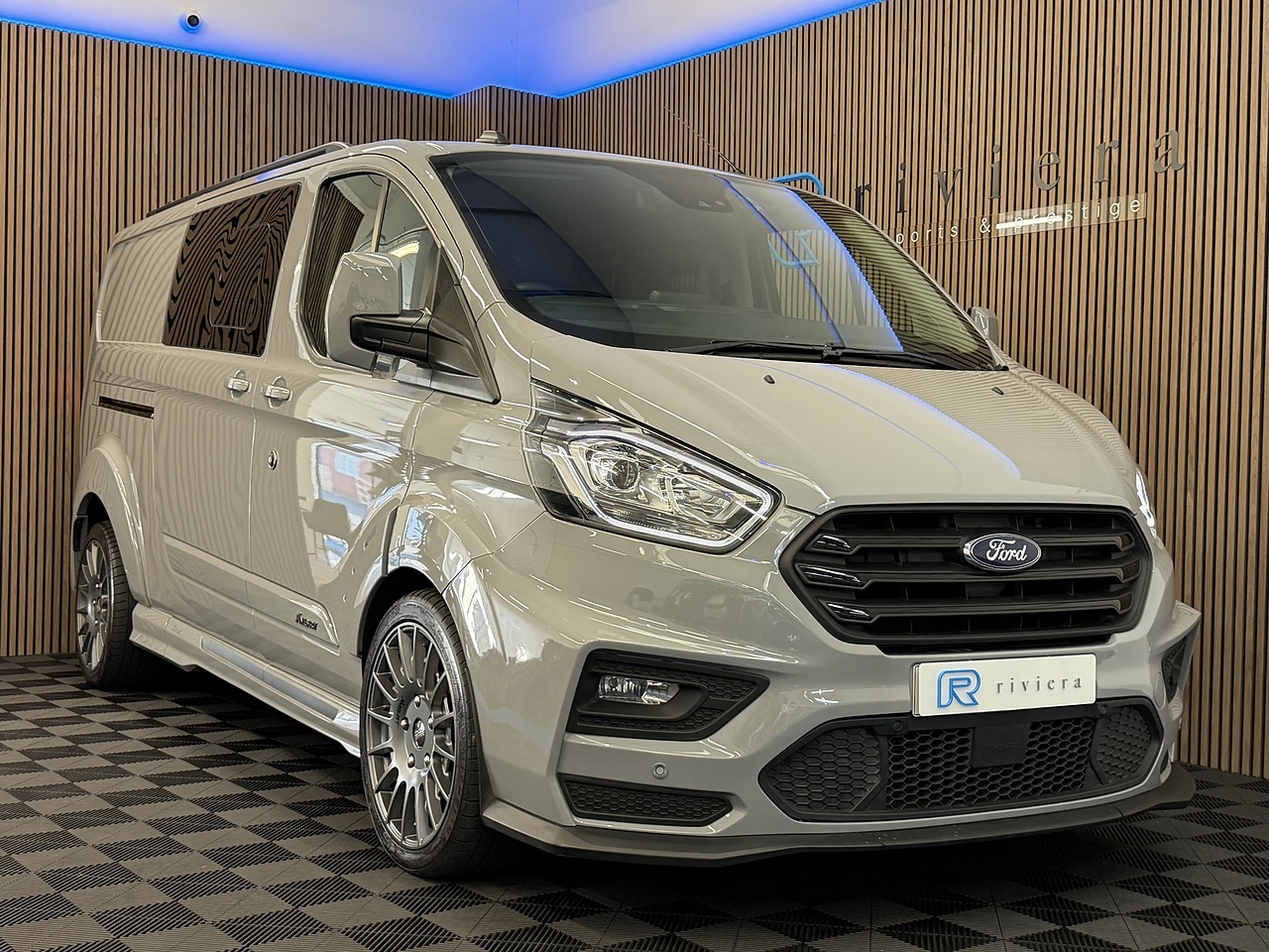 Used 2023 Ford Transit Custom 2.0 320 EcoBlue Limited Crew Van Double ...