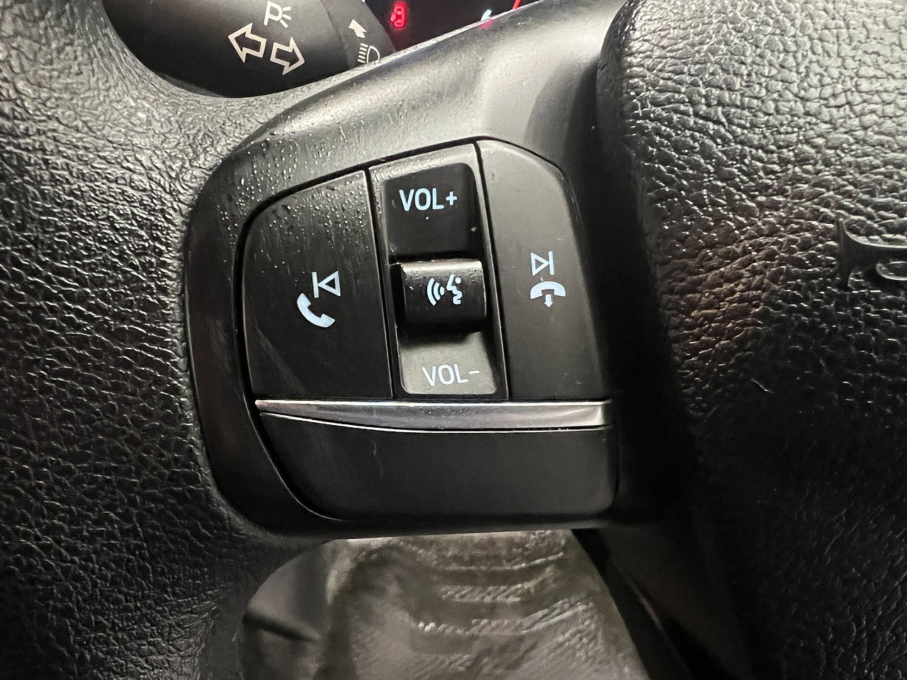 Used 2024 Ford Transit 350 EcoBlue Leader 2.0 2dr Luton Manual Diesel ...