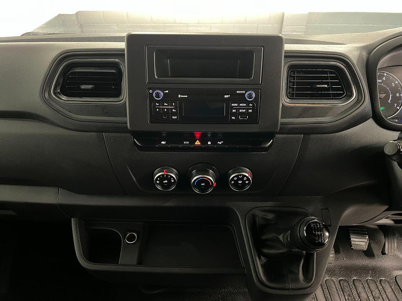 Used 2023 Renault Master Master 2.3 dCi 35 Business+ FWD LWB Medium ...