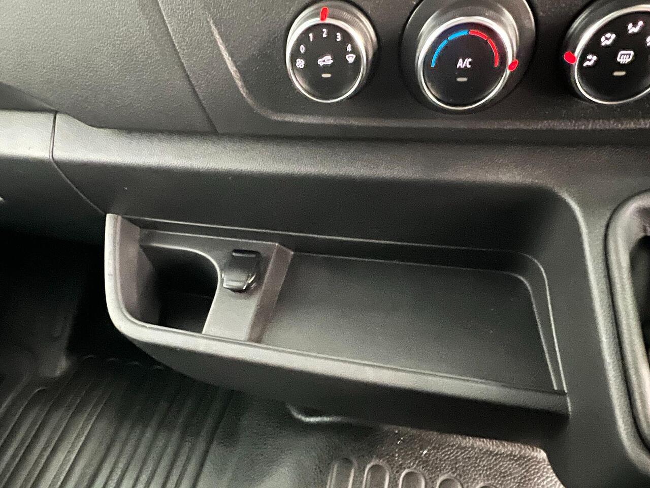 Used 2023 Renault Master Master 2.3 dCi 35 Business+ FWD LWB Medium ...