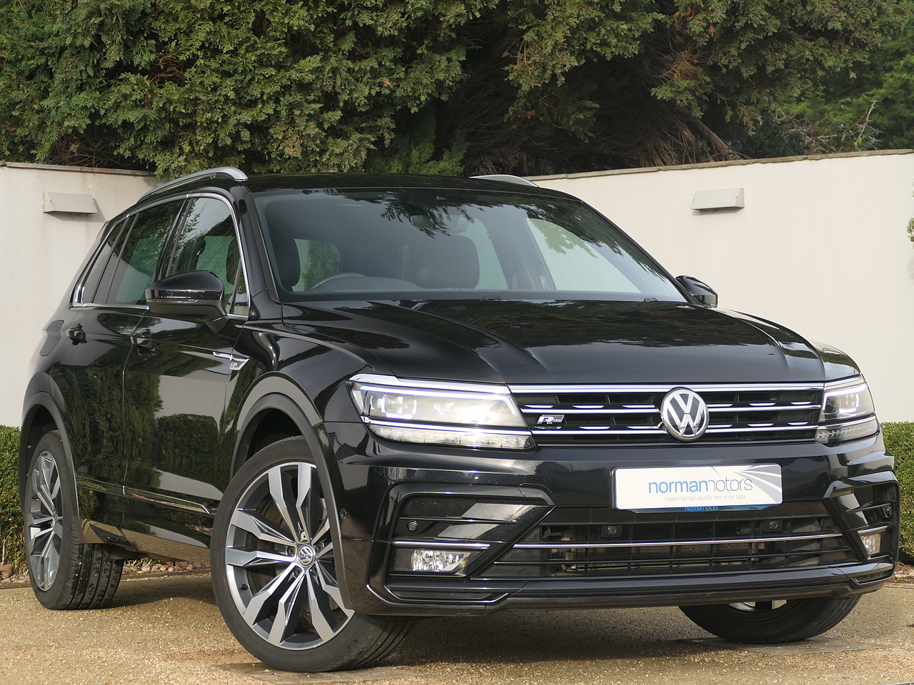 Used 2017 Volkswagen Tiguan 2.0 BiTDI R-Line SUV 5dr Diesel DSG 4Motion ...