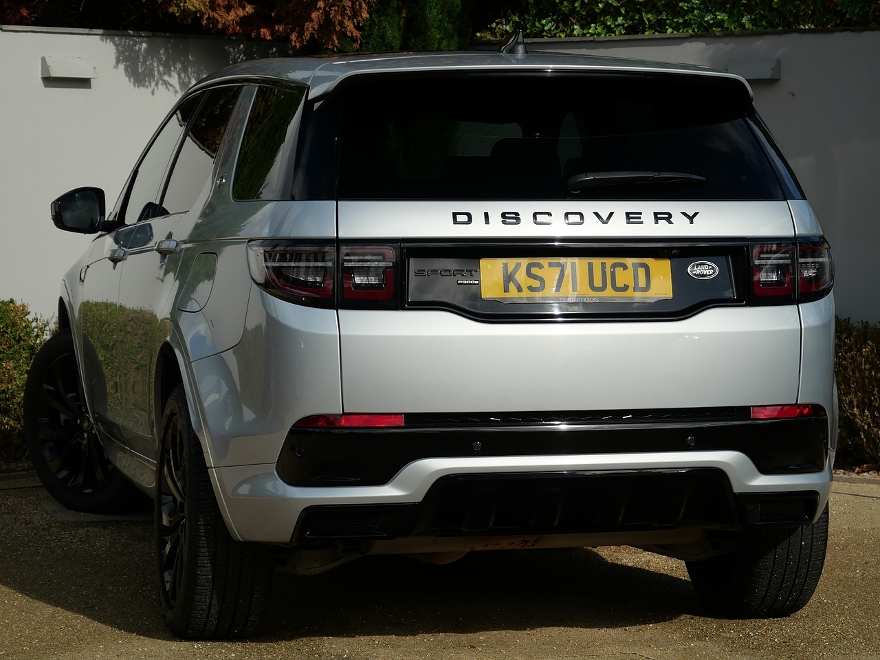 Used 2022 Land Rover Discovery Sport 1.5 P300e 12.2kWh R-Dynamic HSE ...